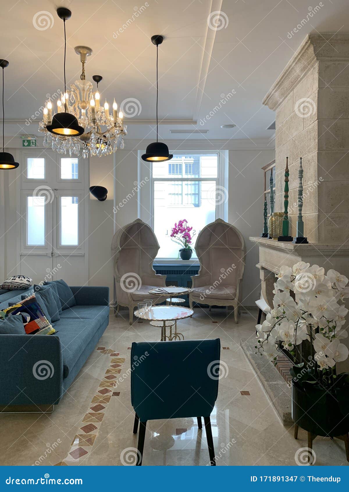 View of a Lounge Area of a Hotel in Paris Editorial Photography - Image ...