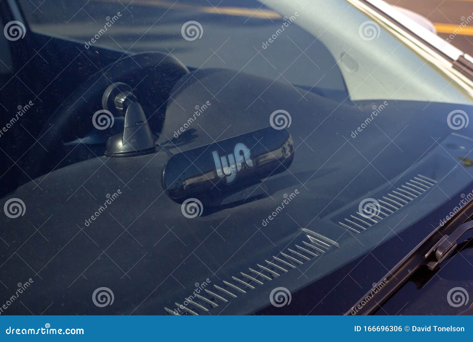 Lyft dashboard sign editorial photo. Image of convenient - 166696306