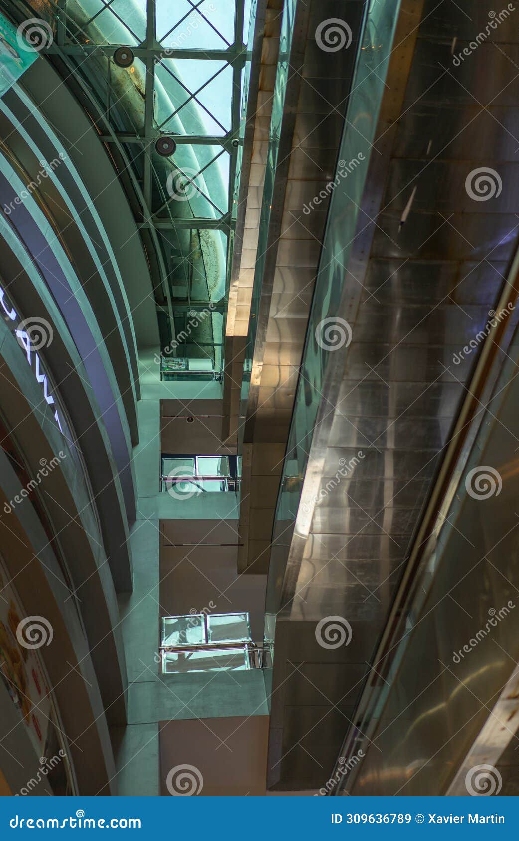 The View of a Mall in Phnom Phen Stock Image - Image of place, statue ...