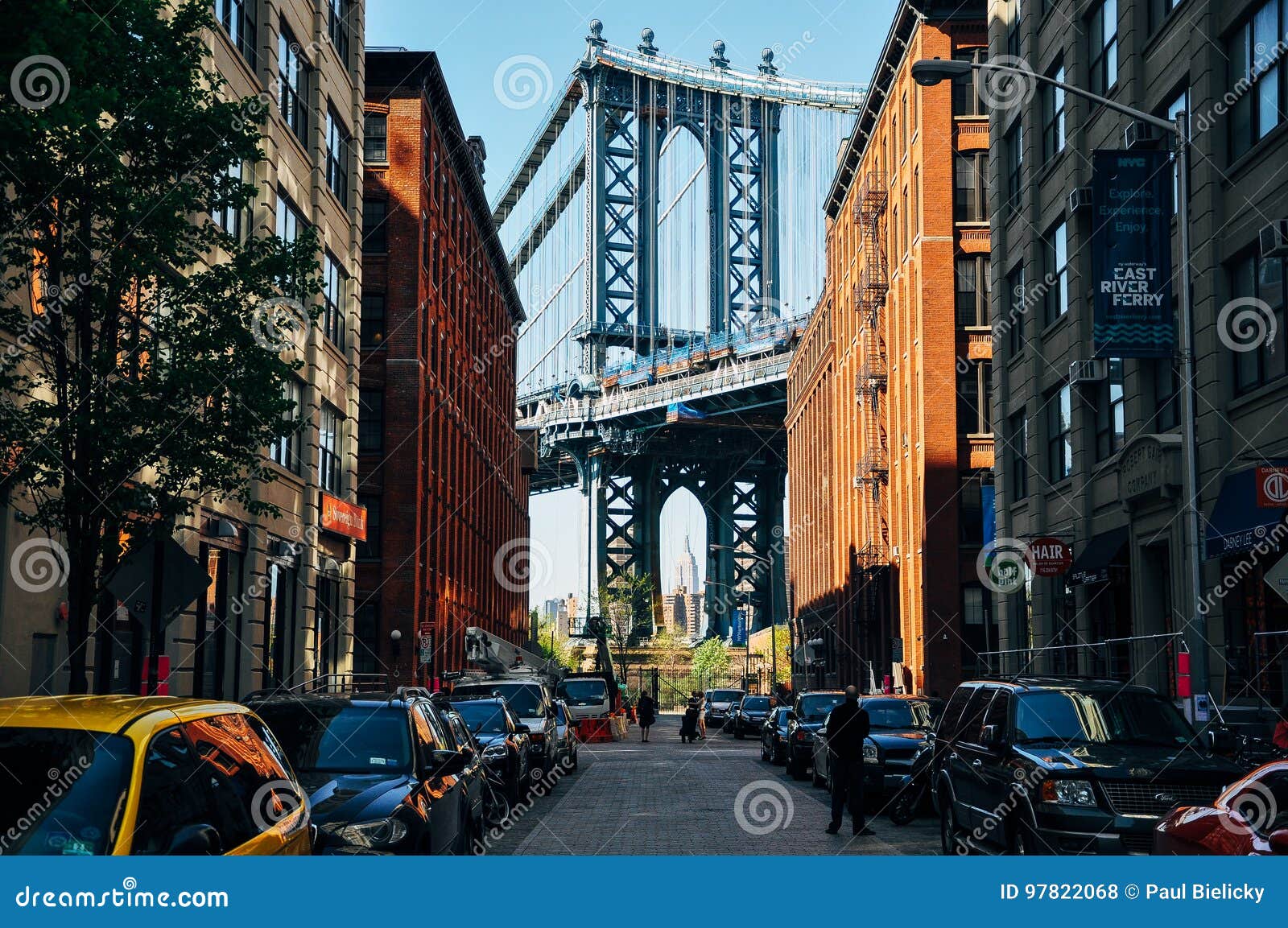 A View of Manhattan Bridge from Dumbo. Editorial Stock Photo - Image of ...