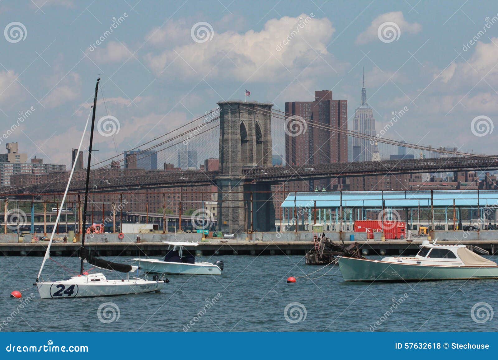 View of Manhattan from Brooklyn Heights Promenade Editorial Stock Photo ...