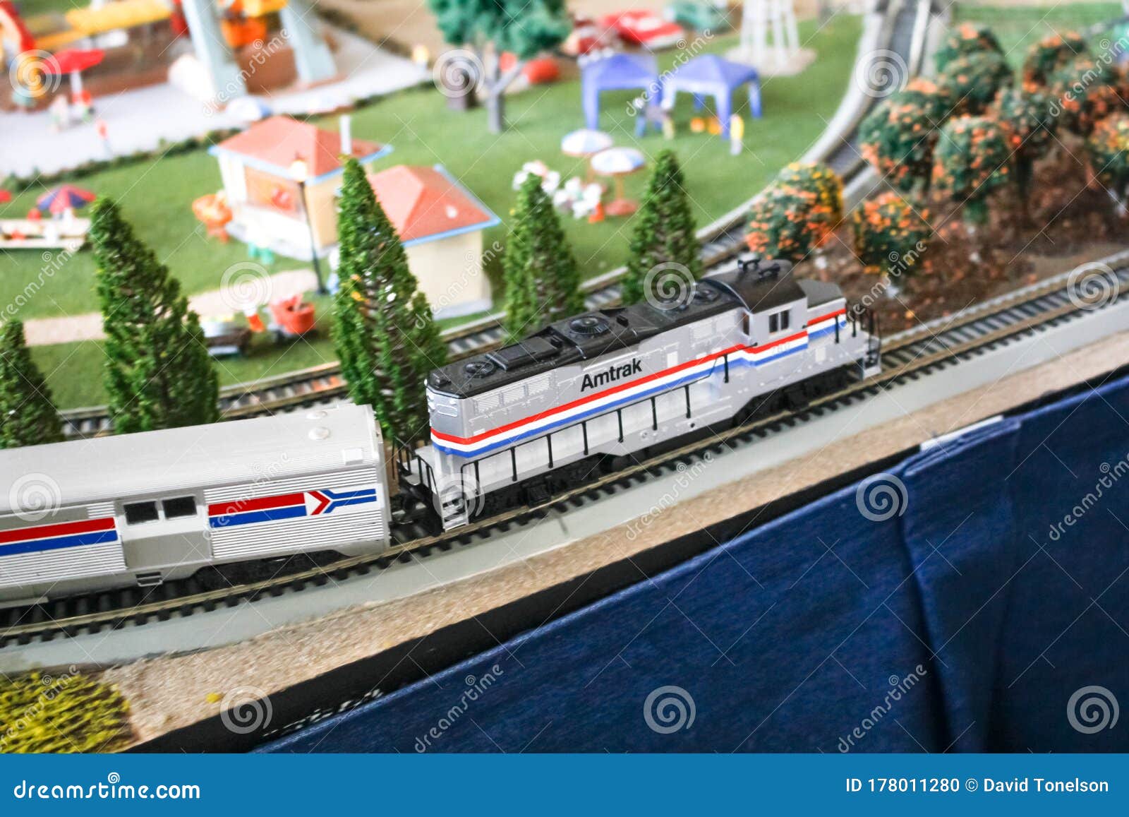 Amtrak train set editorial image. Image of scenic, mock - 178011280