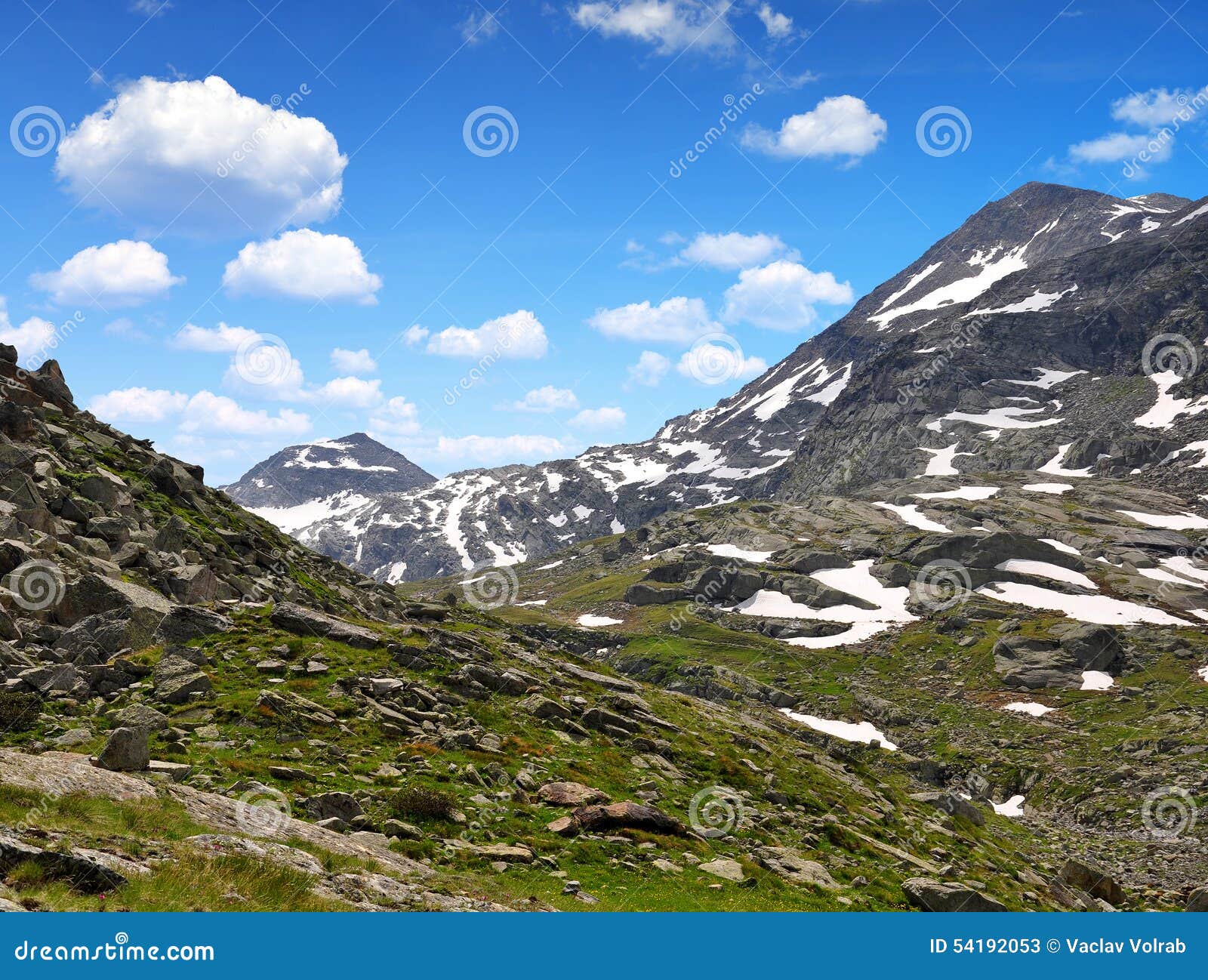 View From The Top Of Moro Rock With Its Solid Rock Texture, Overlooking ...