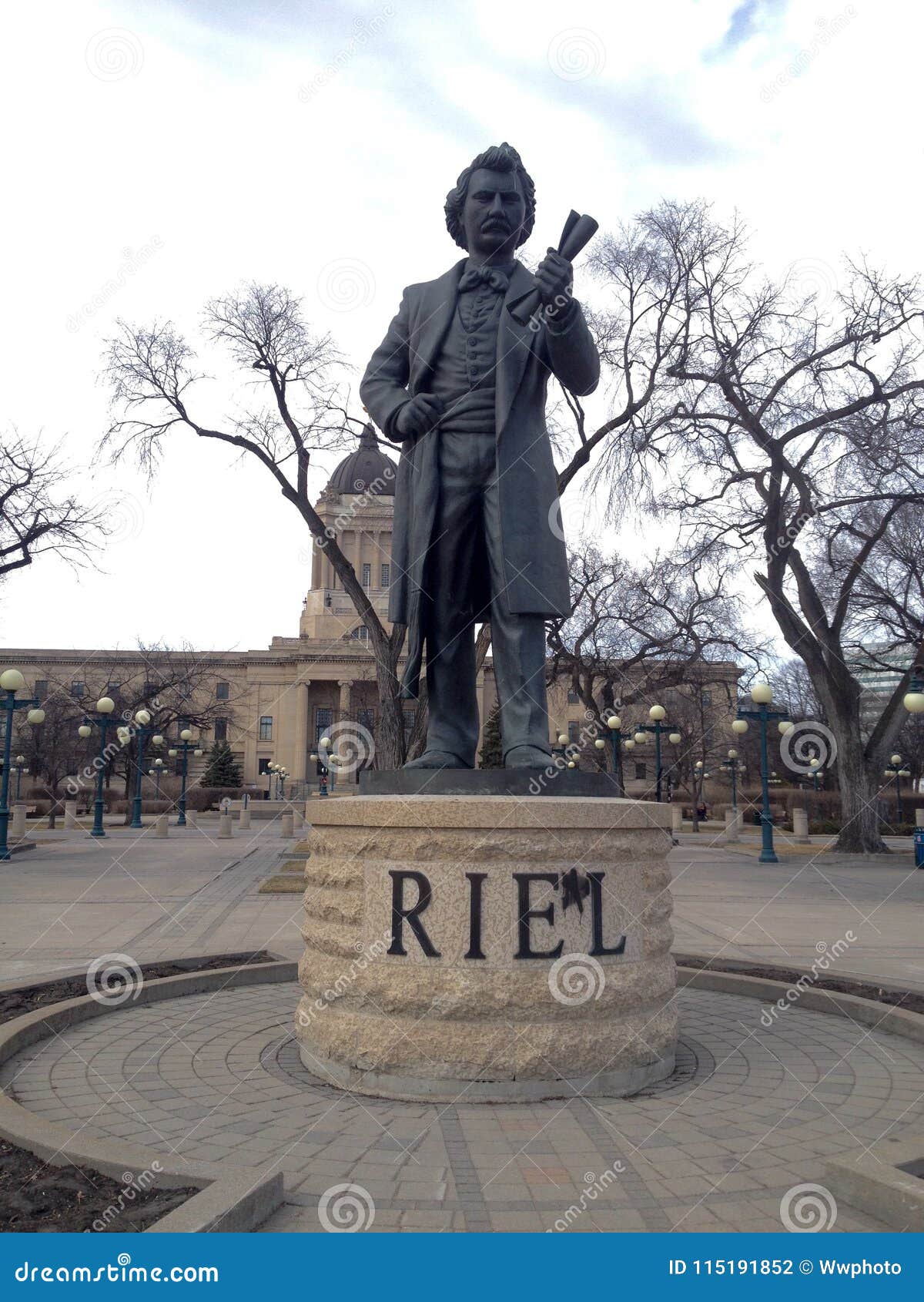 Riel monument in Winnipeg editorial photography. Image of riel - 115191852