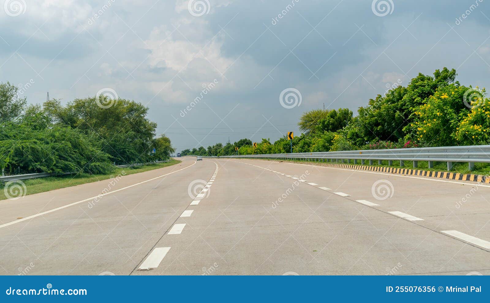 Agra Lucknow Expressway stock photo. Image of highway - 255076356