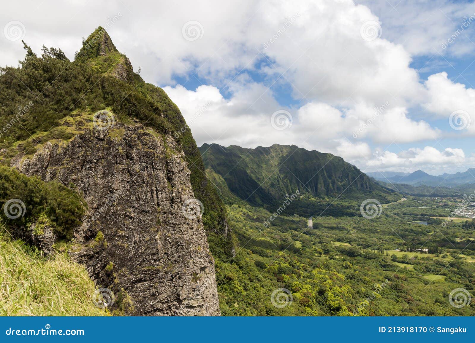 View from the Nuuanu Pali Lookout, Hawaii Stock Photo - Image of ...