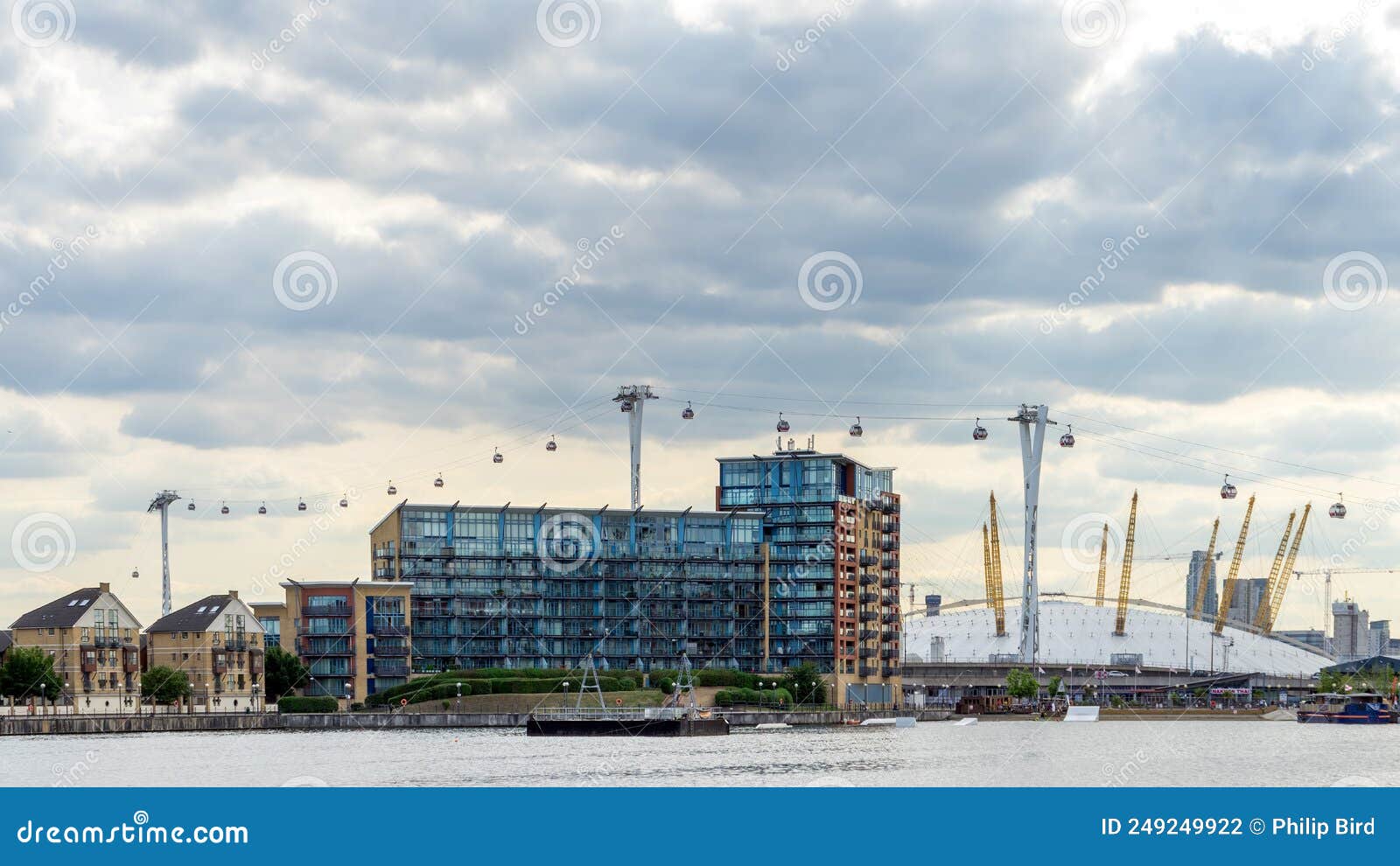 View of the O2 Building and the London Cable Car Editorial Photography ...