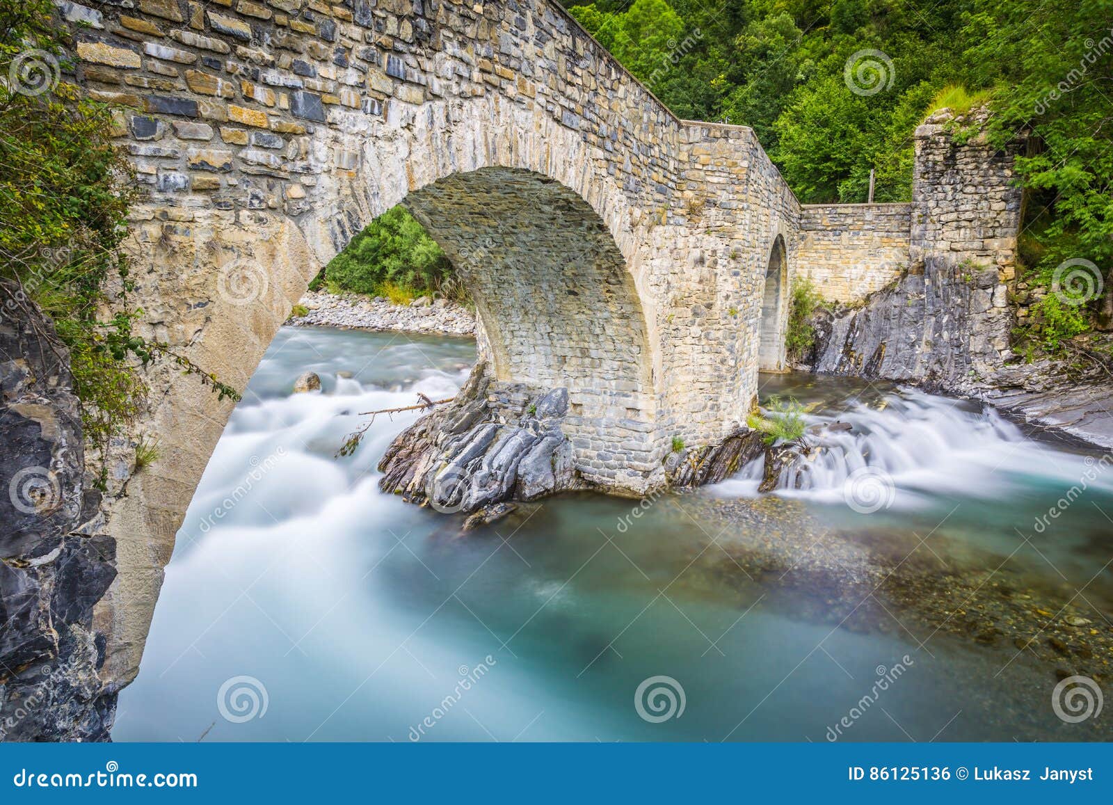 View of Old Stone Bridge Over River Stock Photo - Image of bridge ...