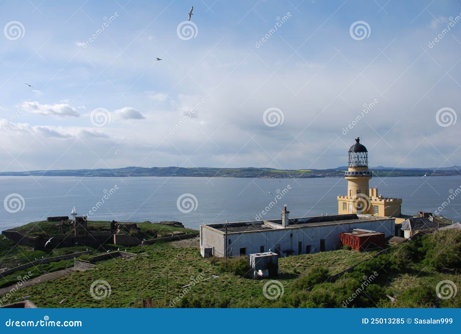 View over Inchkeith stock image. Image of turret, abandoned - 25013285
