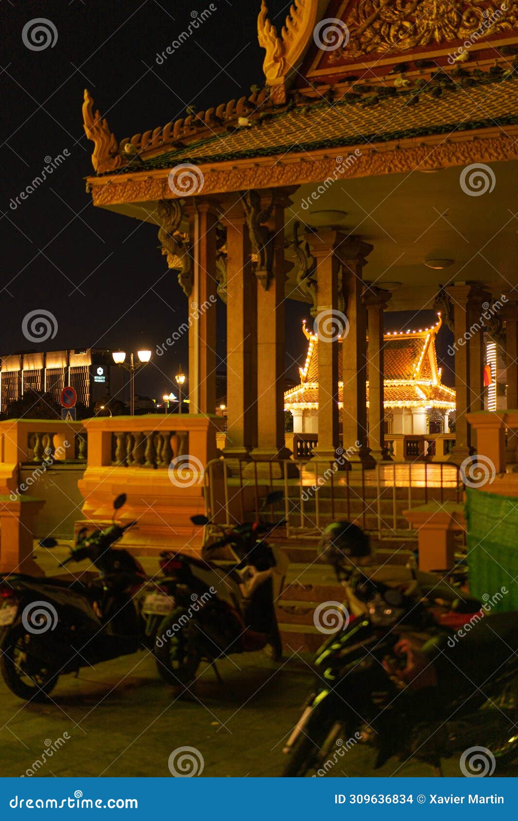 The View of Phnom Phen at Night Editorial Stock Image - Image of ...