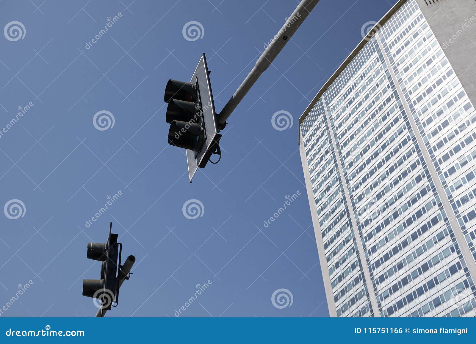 View of the Pirellone Skyscraper Editorial Photo - Image of cityscape ...