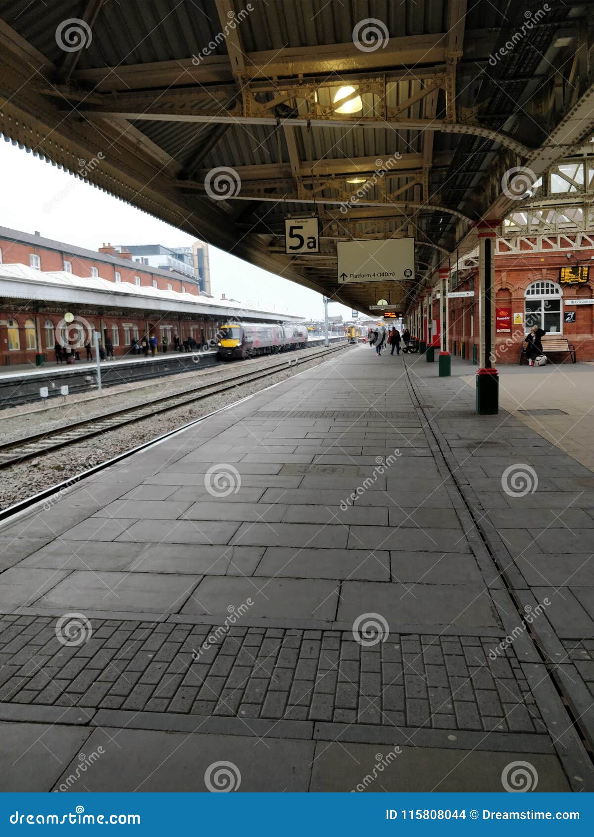 Nottingham train station editorial stock image. Image of view - 115808044