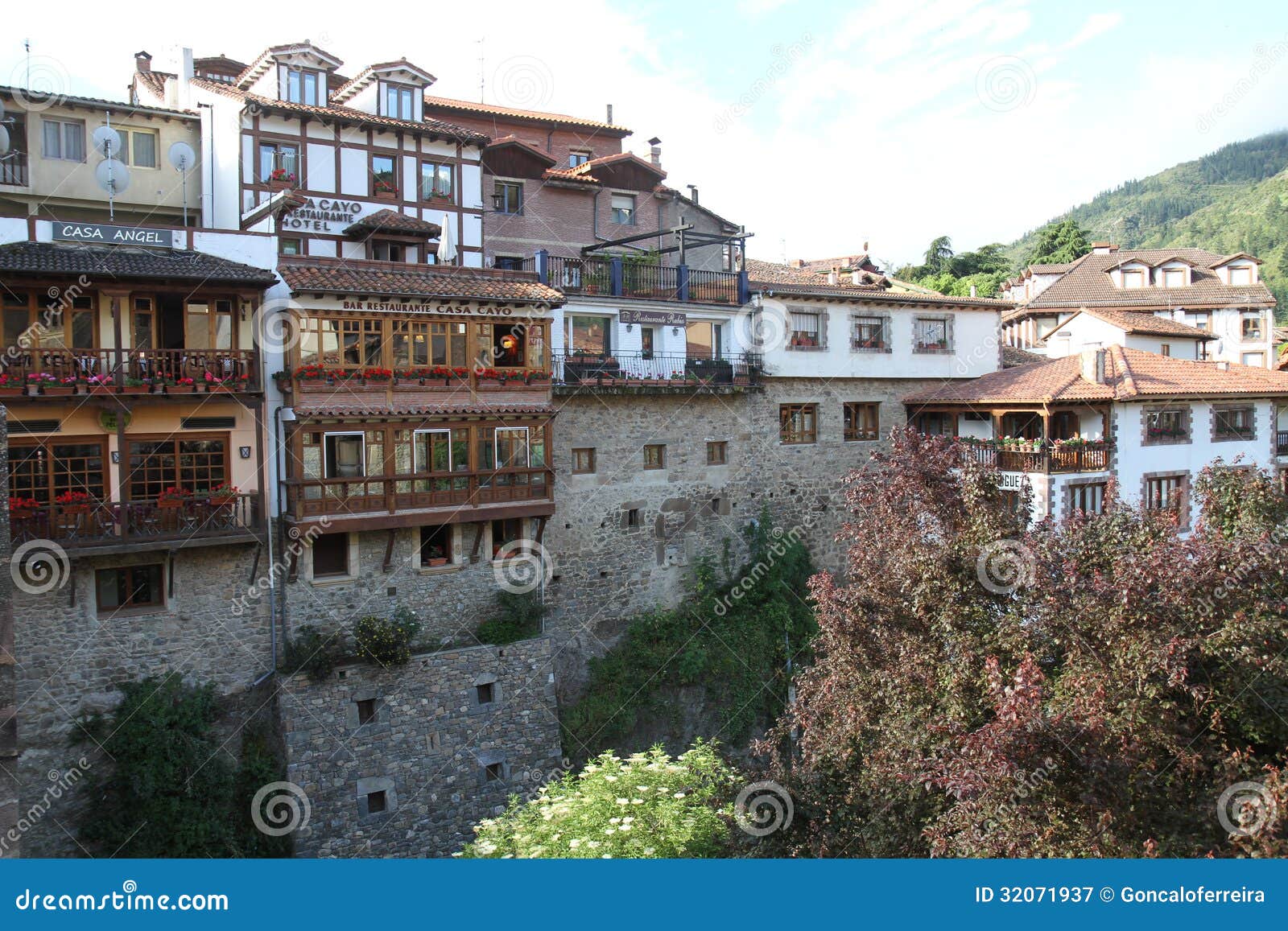 View of Potes editorial photography. Image of spain, asturias - 32071937