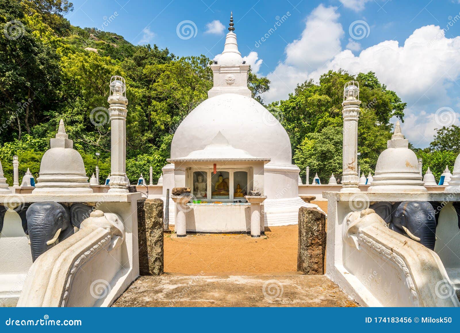 View at the Reswehera Stupa in Sri Lanka Stock Photo - Image of ...