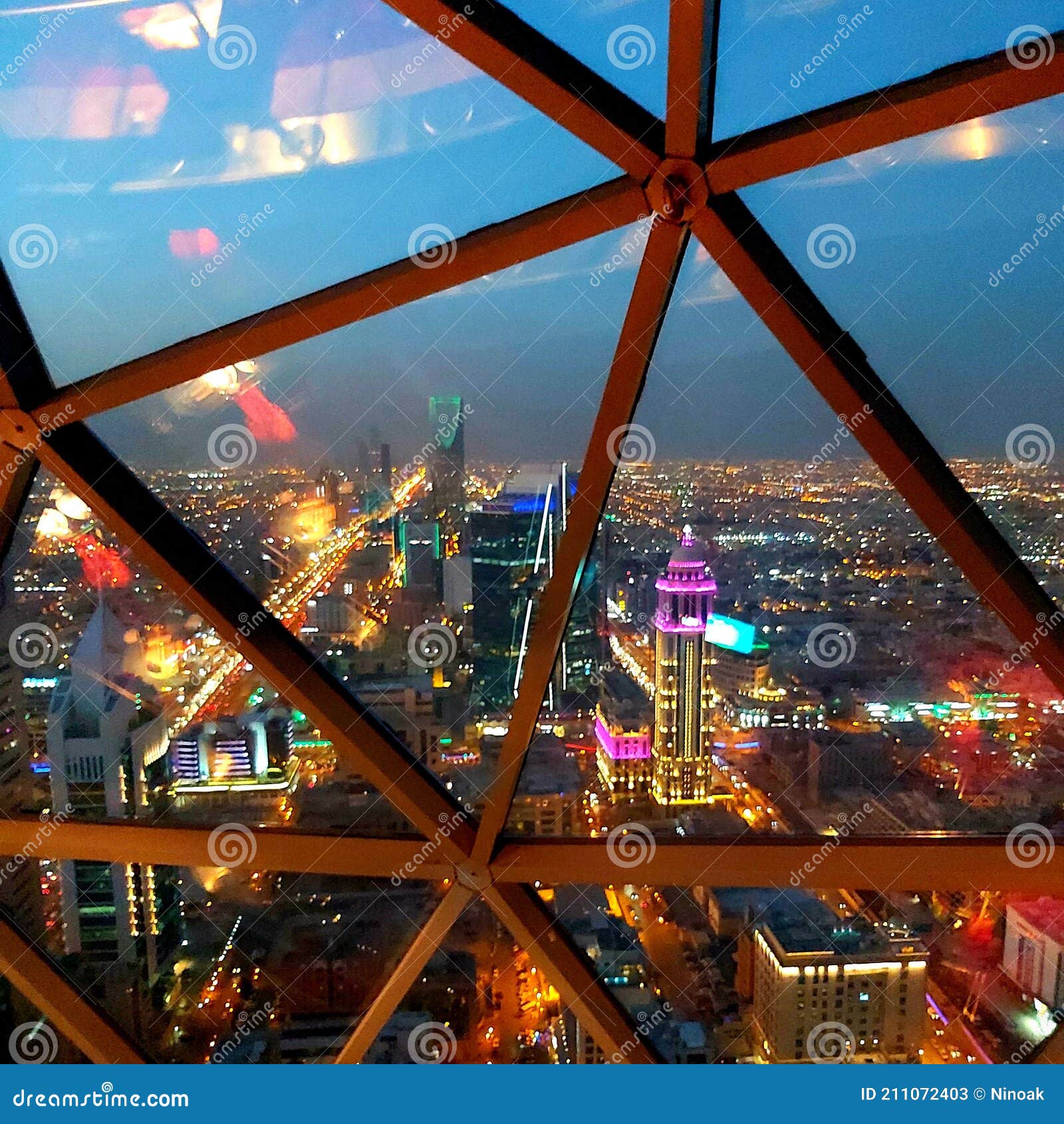 View on Riyadh Iconic Buildings and Kingdom Tower Stock Illustration ...