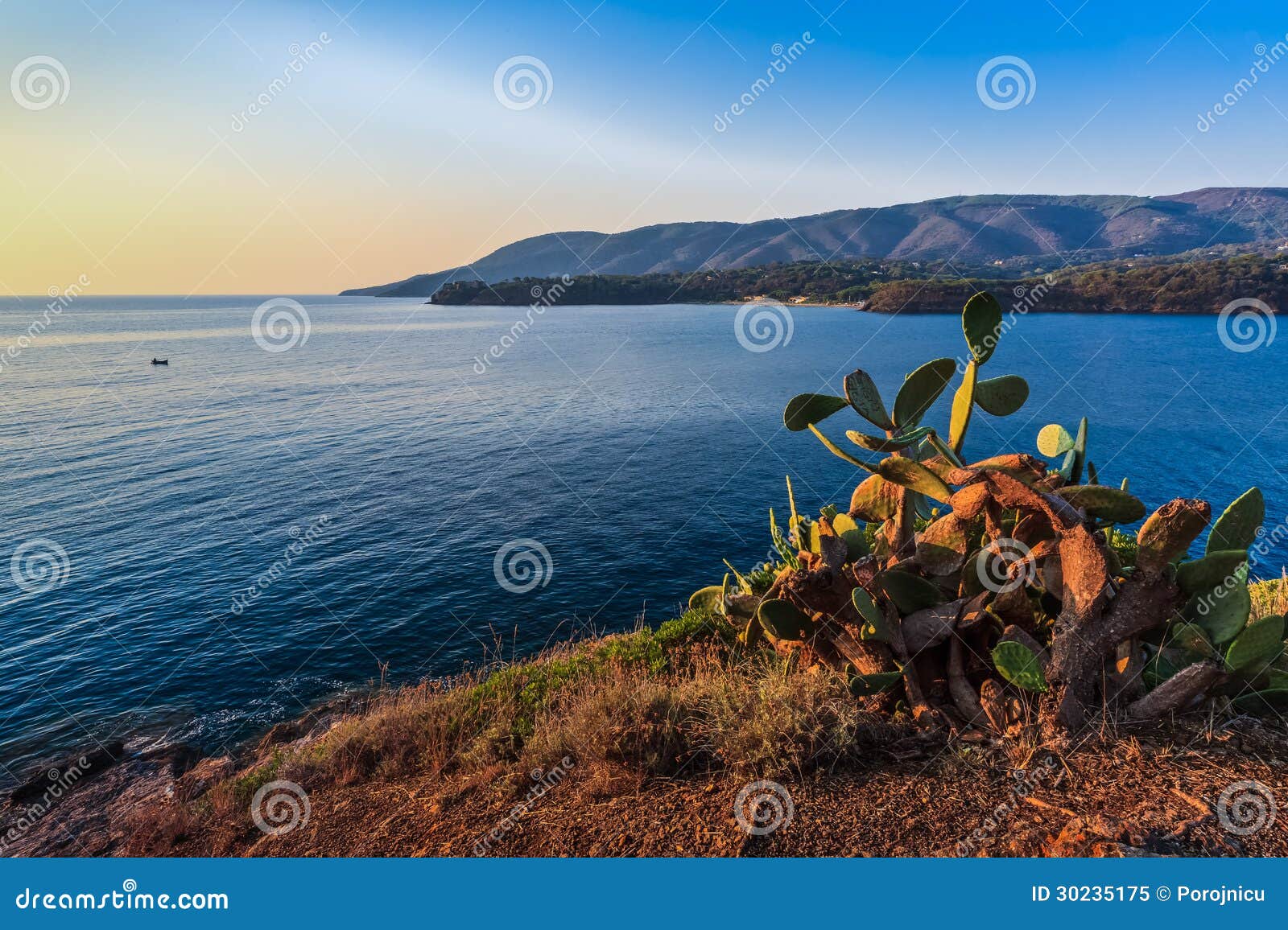 Coast on Elba Island stock image. Image of ocean, tropic - 30235175
