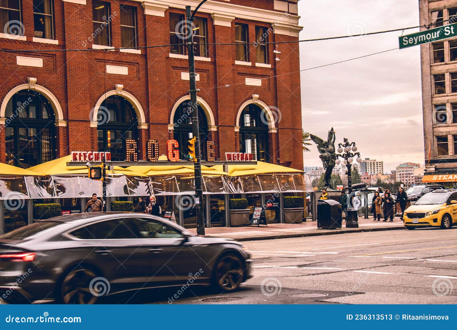 View of Rogue Restaurant in Downtowm Vancouver Editorial Stock Photo ...