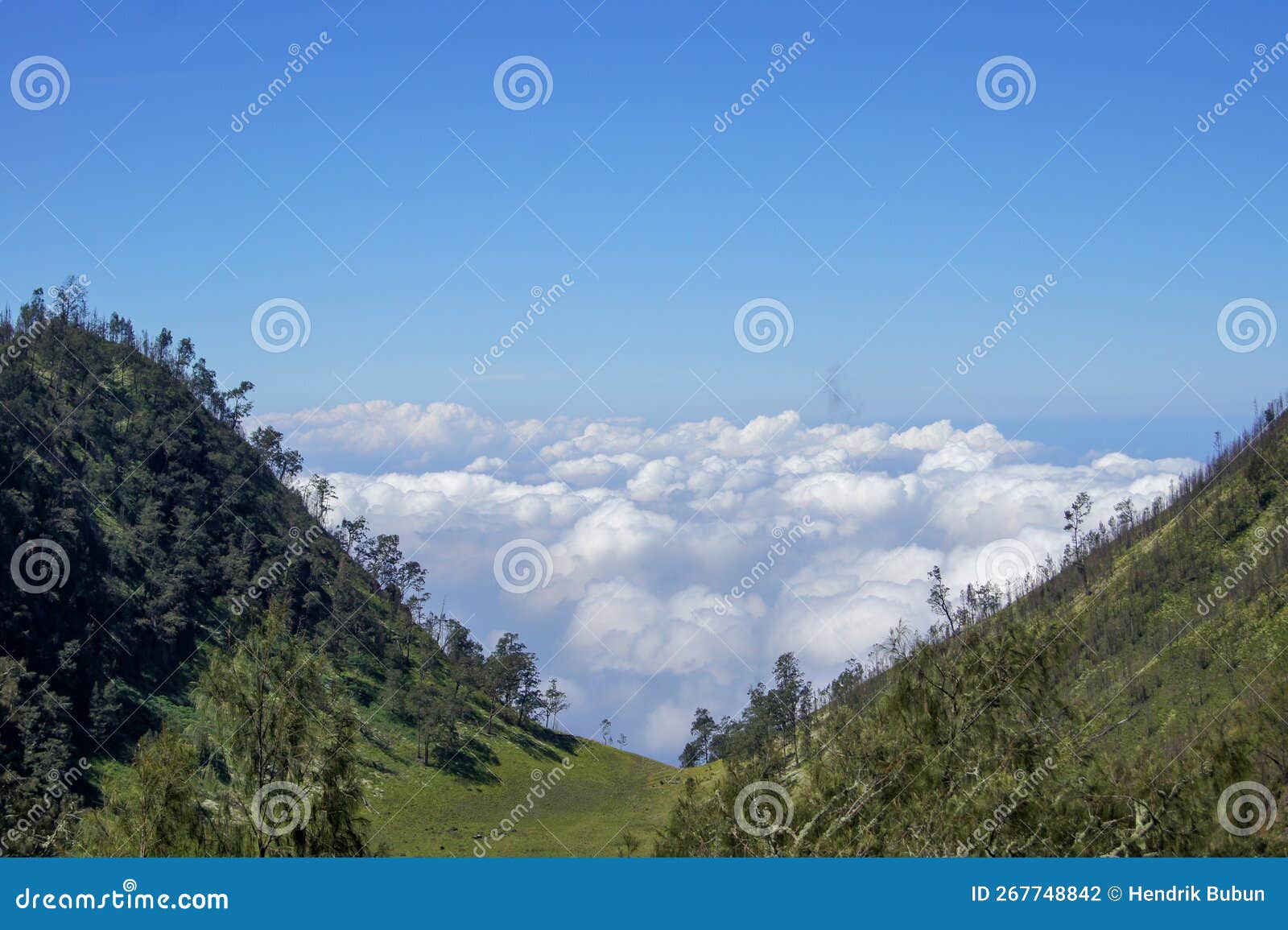 View of the Sea of ??clouds on Mount Semeru, East Java, Indonesia Stock ...