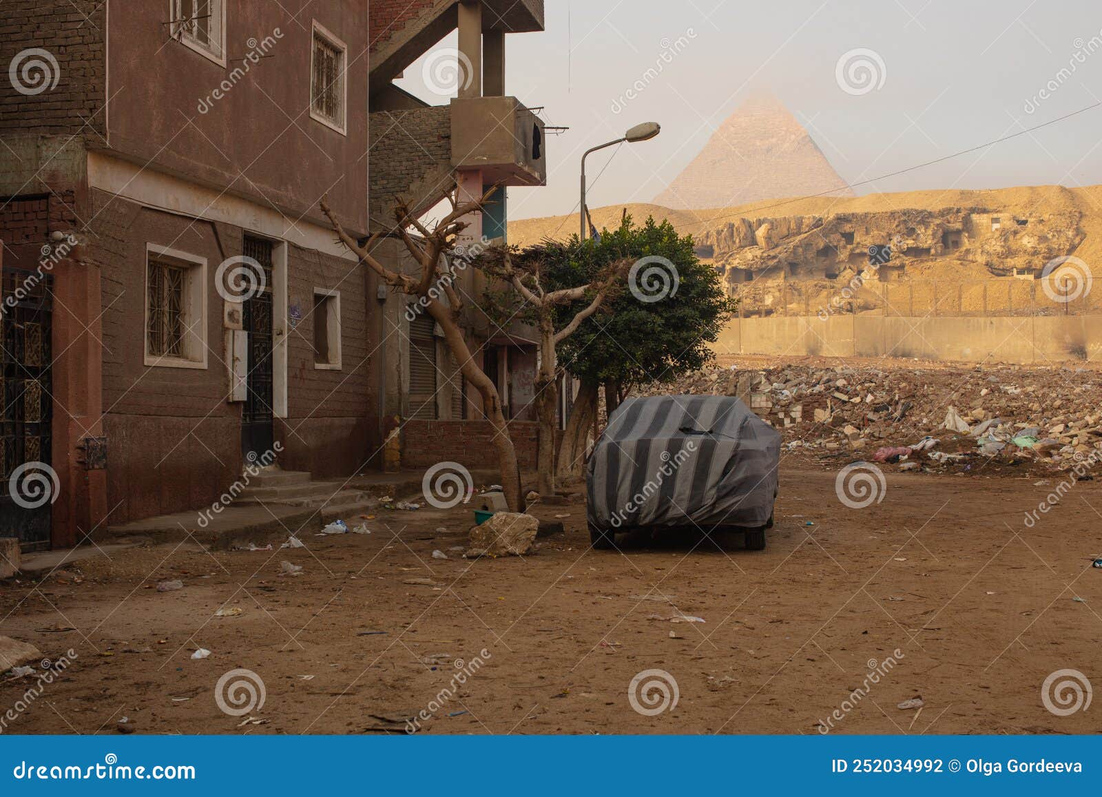 View from the Side of the Slums of the Egyptian Pyramids in Giza ...