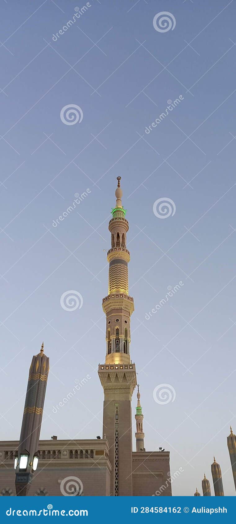 View of the Sky at the Prophet& X27;s Mosque at Maghrib Time Stock ...