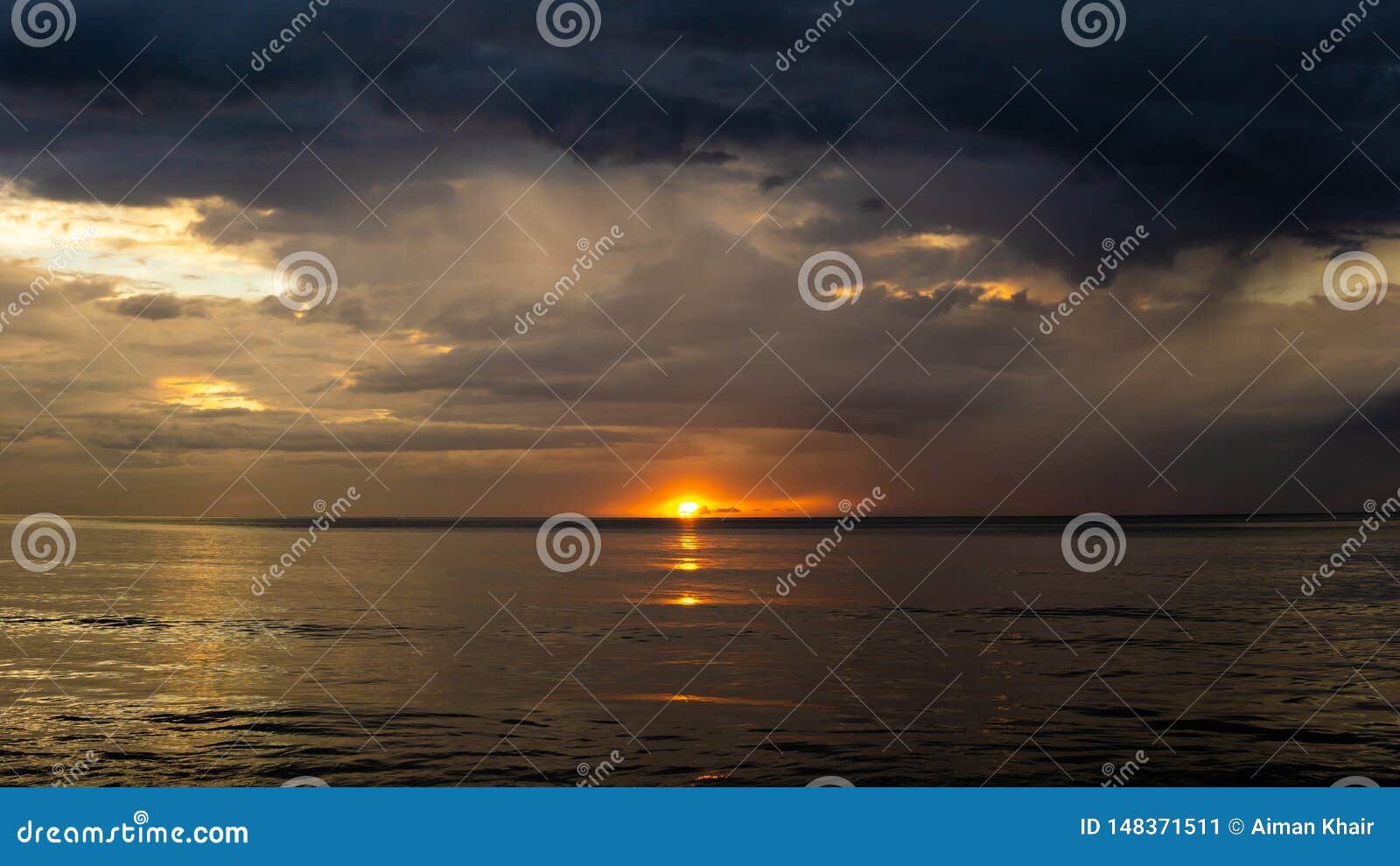 The View of Sunset at the End of the Ocean. Stock Image - Image of dusk ...