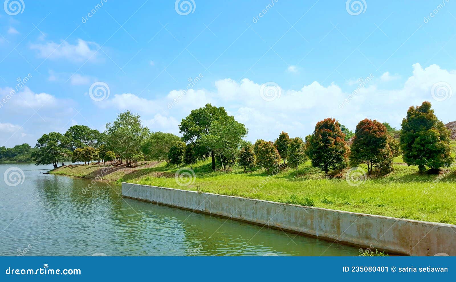 The View on the Tembesi Dam Stock Image - Image of grass, garden: 235080401