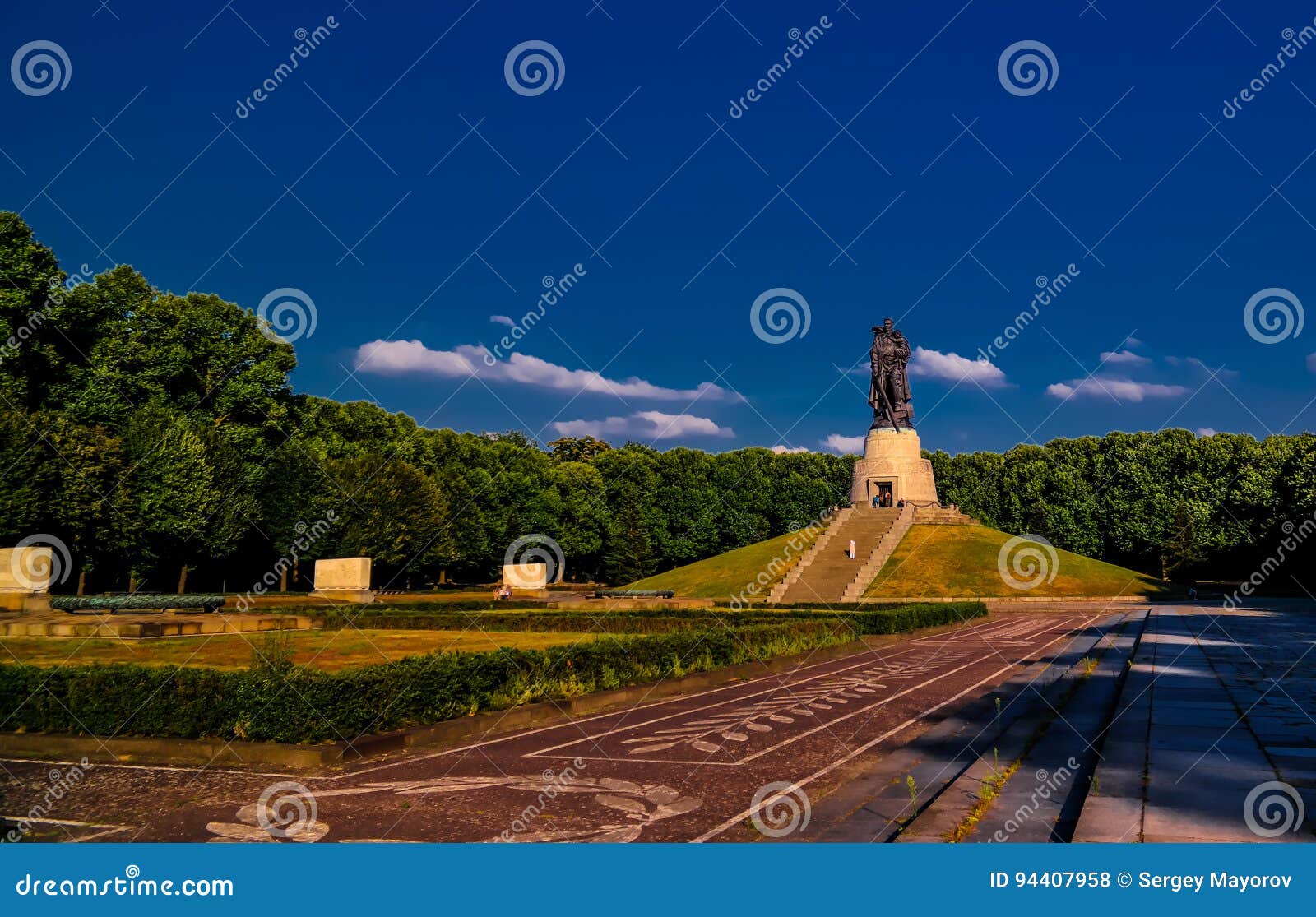 View To Soviet Soviet War Memorial Aka Soviet Cenotaph in Treptower ...