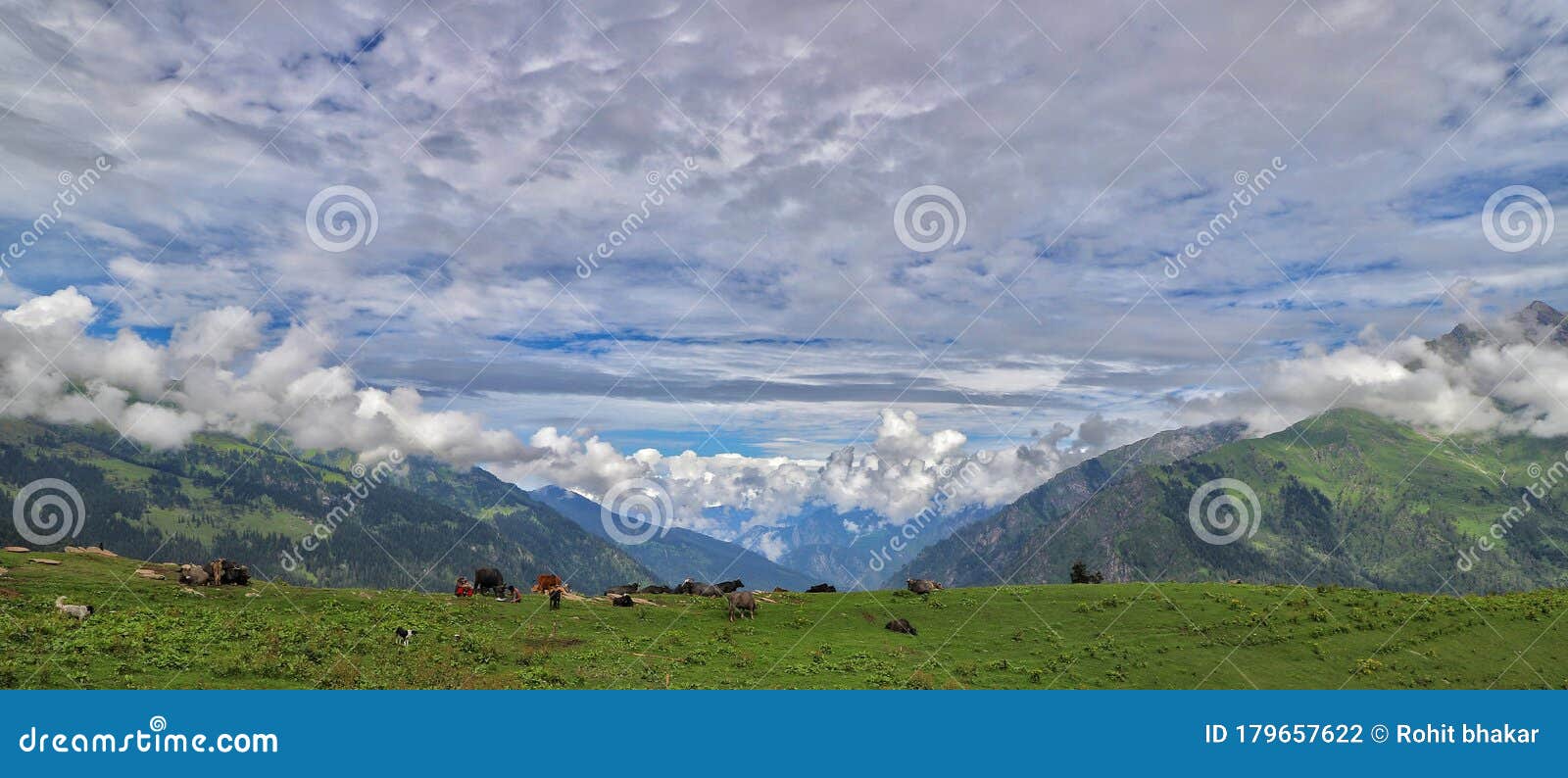 View from the Top of the Bunbuni Pass, Himachal Pradesh India Stock ...