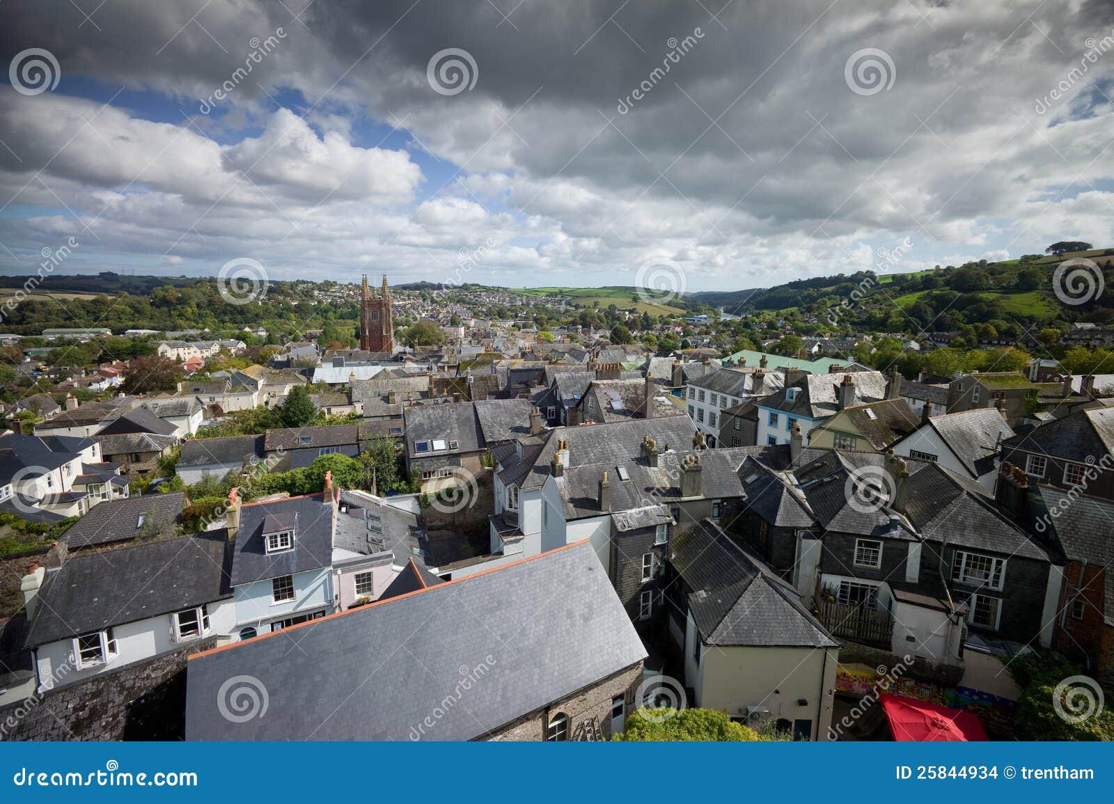 A view of Totnes, Devon stock photo. Image of roof, devon - 25844934
