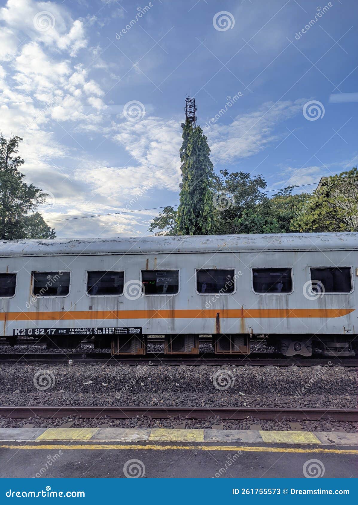 View of a Train Stopping while on the Train Editorial Stock Photo ...