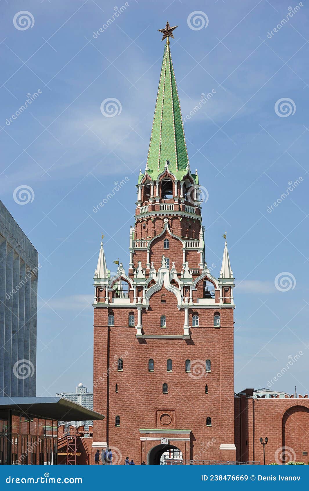 View of the Trinity Tower of the Kremlin in Moscow Editorial Stock ...