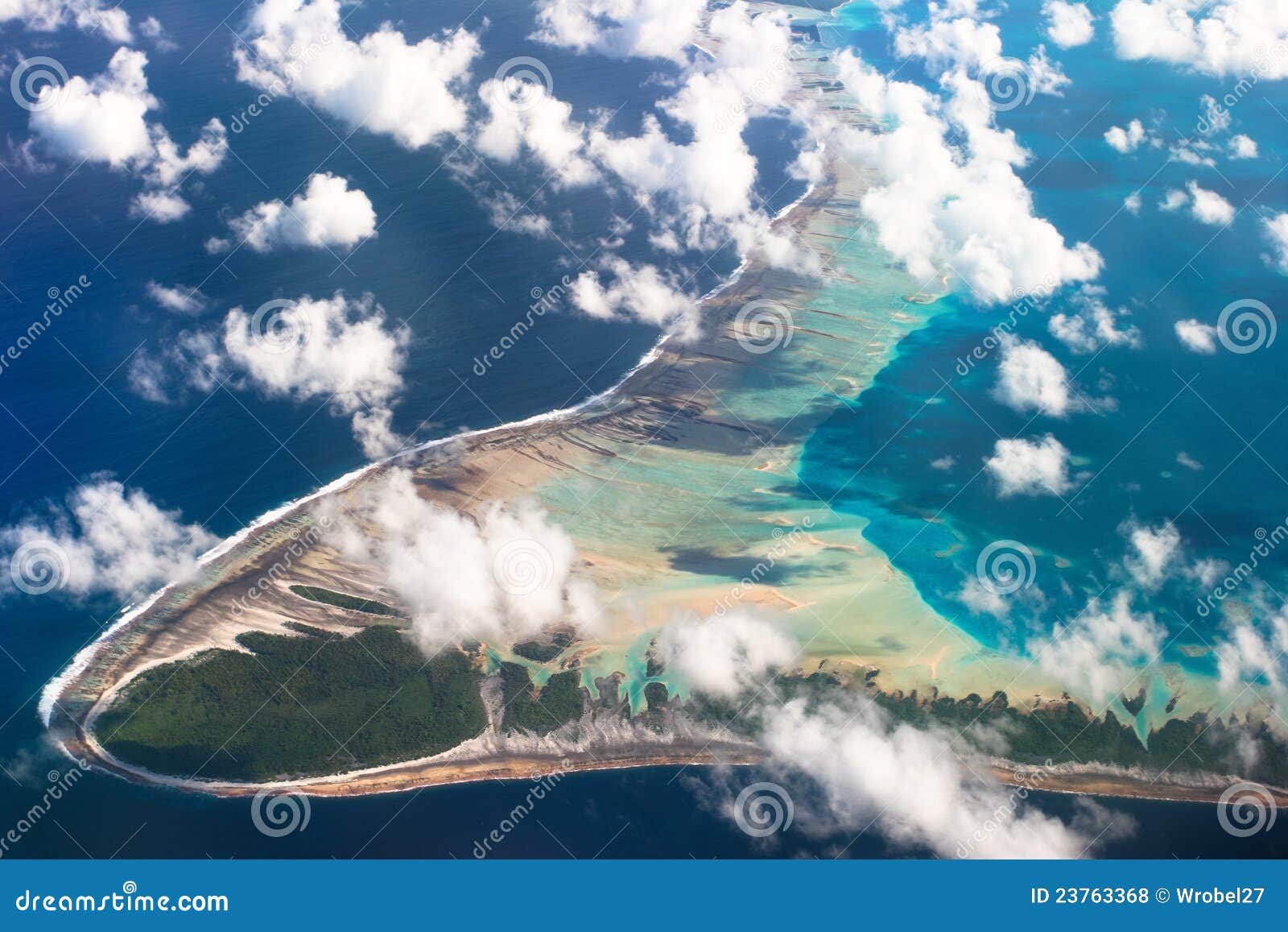 View of Tuamotu Atoll, French Polynesia Stock Photo - Image of lagoon ...