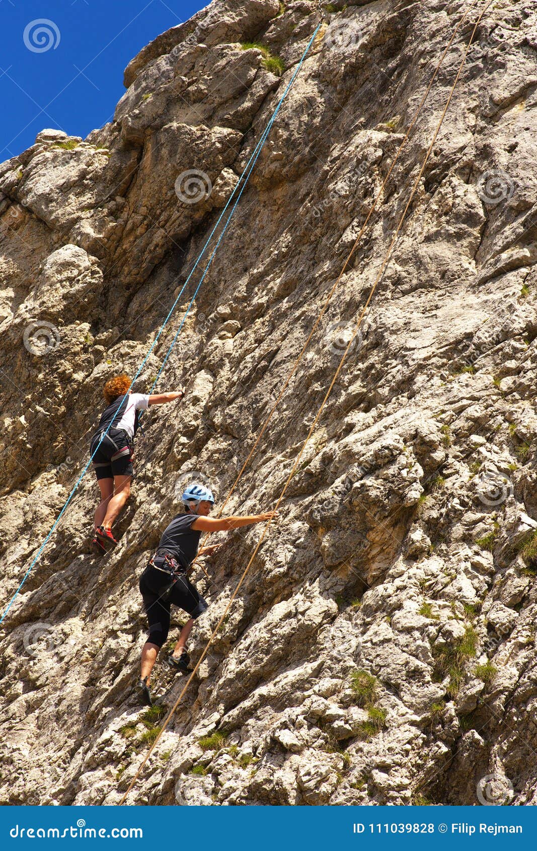 Two climbers on the rock editorial stock photo. Image of nature - 111039828