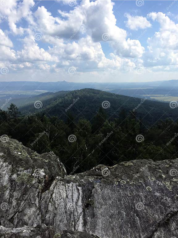 The edge of a rocky cliff stock image. Image of view - 255280889
