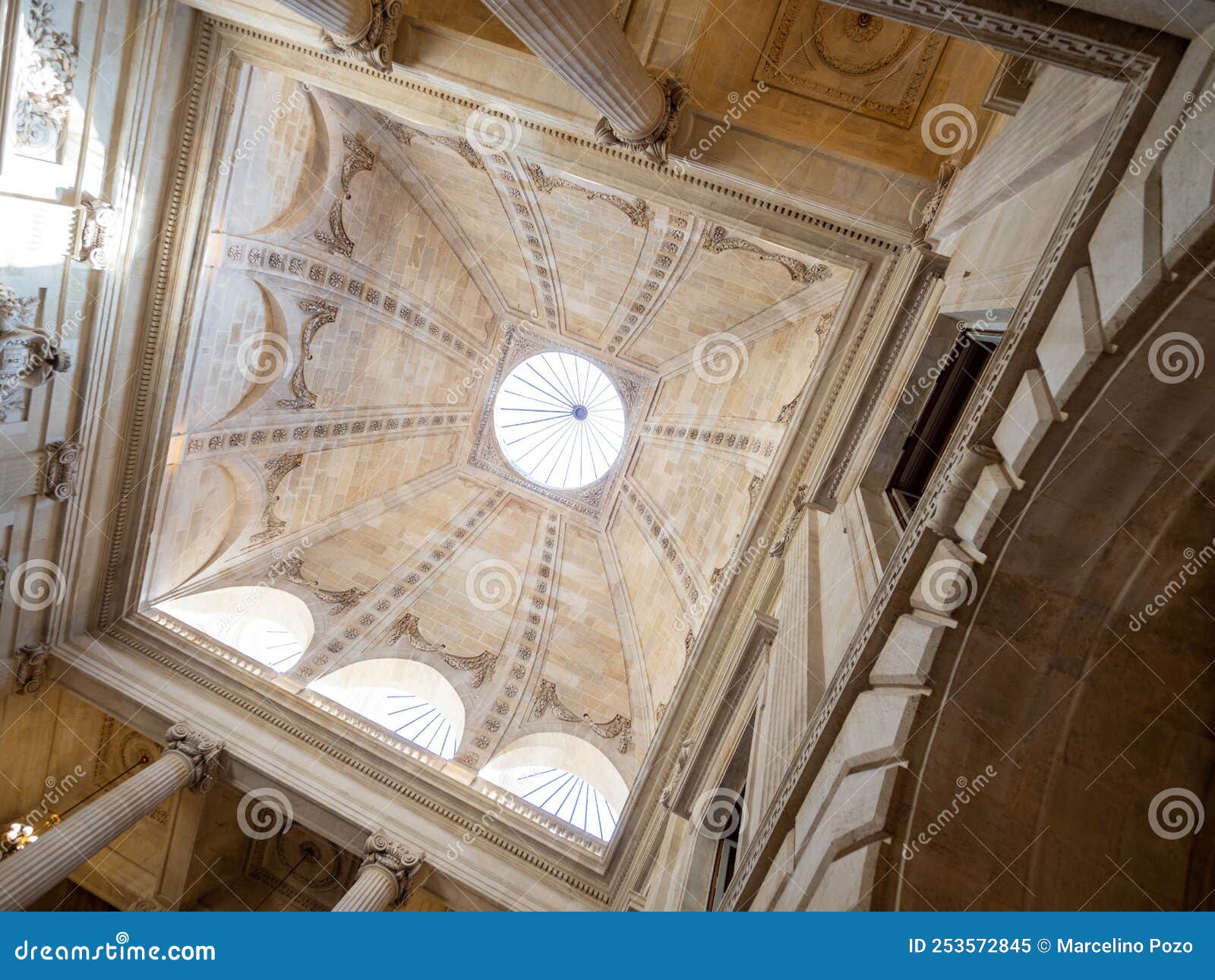 View Vault and Bows Inside of the Opera House Editorial Image - Image ...