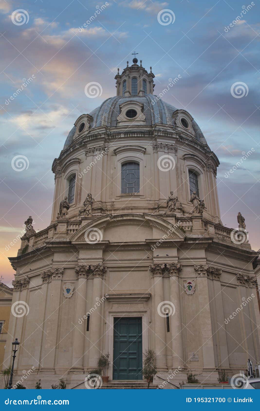 View of Venice Square in Rome Stock Photo - Image of palazzo, historic ...