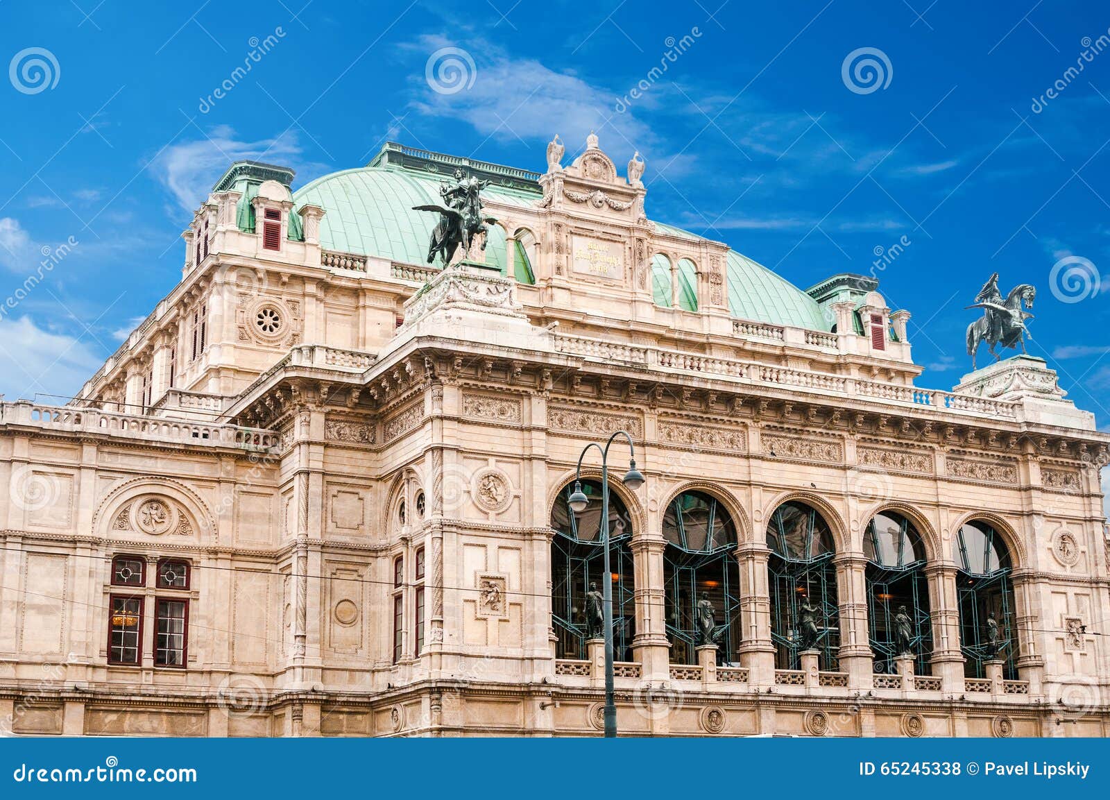 View on Vienna State Opera House Stock Photo - Image of historic ...