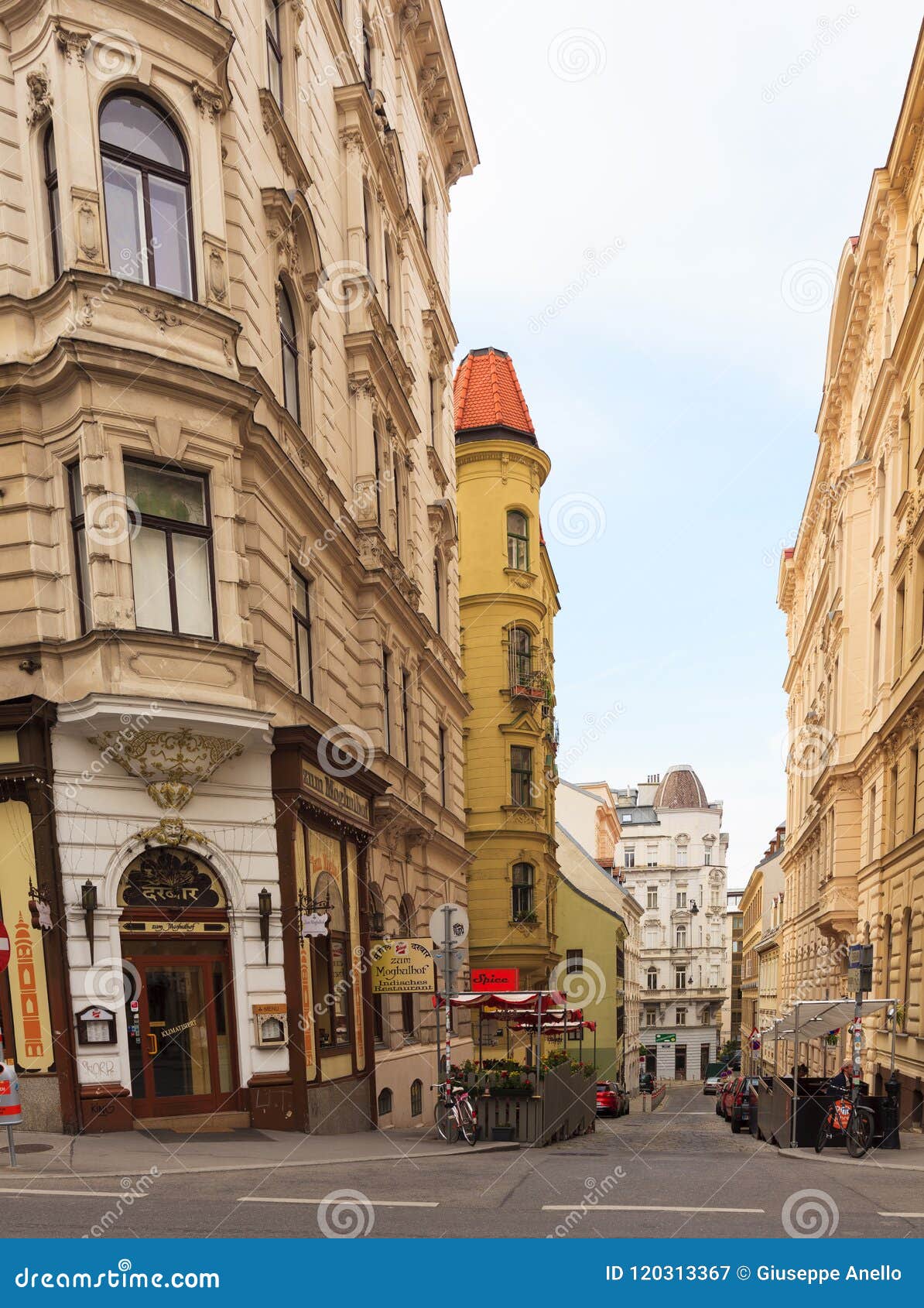 View of Vienna street editorial photography. Image of buildings - 120313367