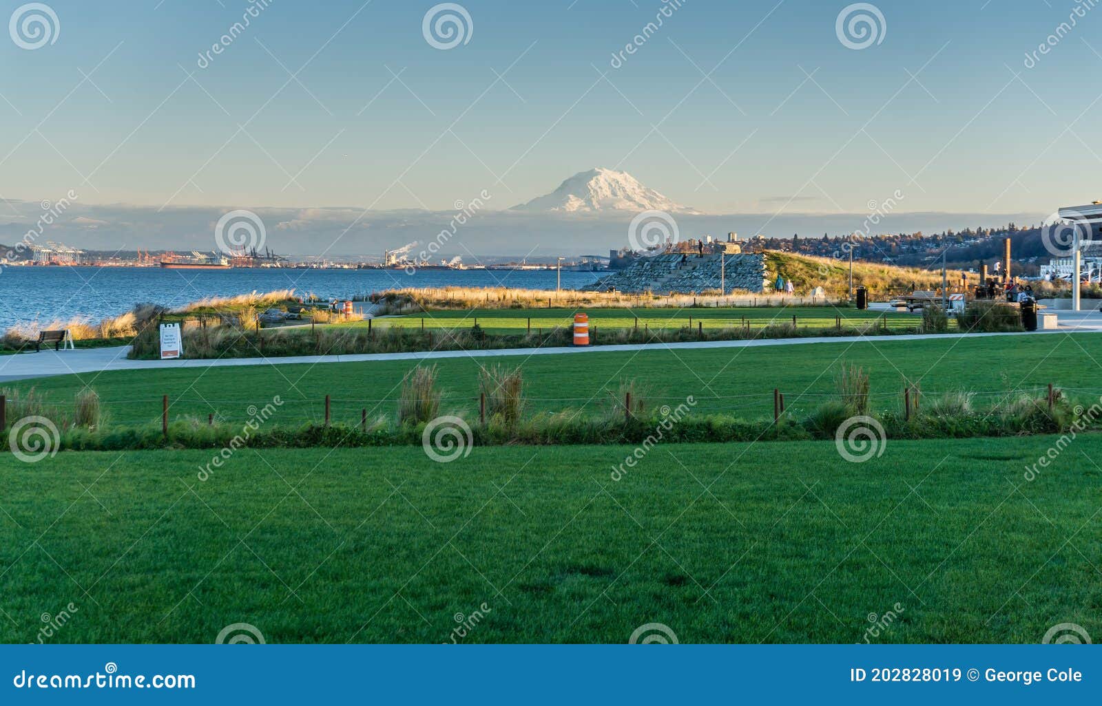 Ruston Park Walkway 9 stock image. Image of benches - 202828019