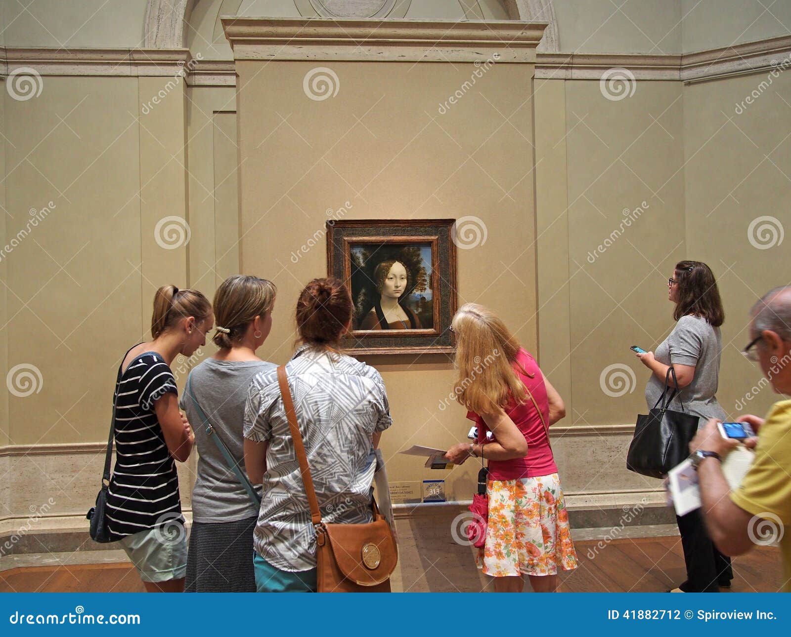 Viewing the Paintings, National Gallery Editorial Photography - Image ...