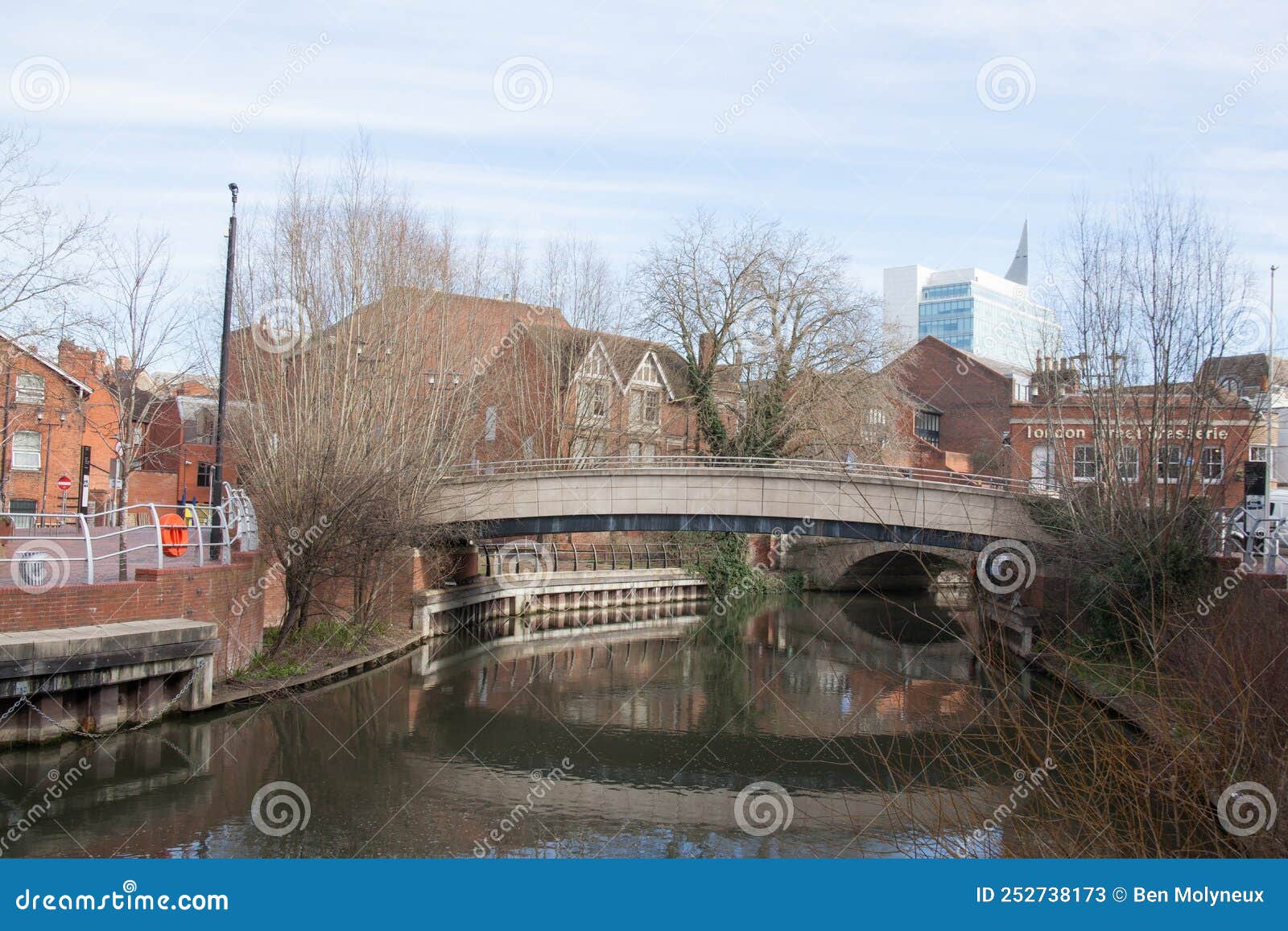 Views Along the River Kennet in Reading, Berkshire in the UK Editorial ...