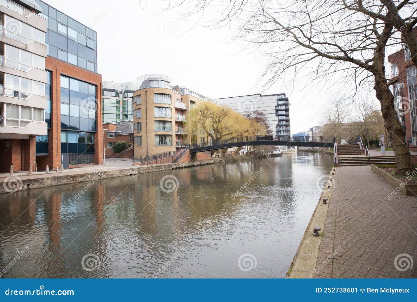 Views Along the River Kennet in Reading, Berkshire in the UK Editorial ...