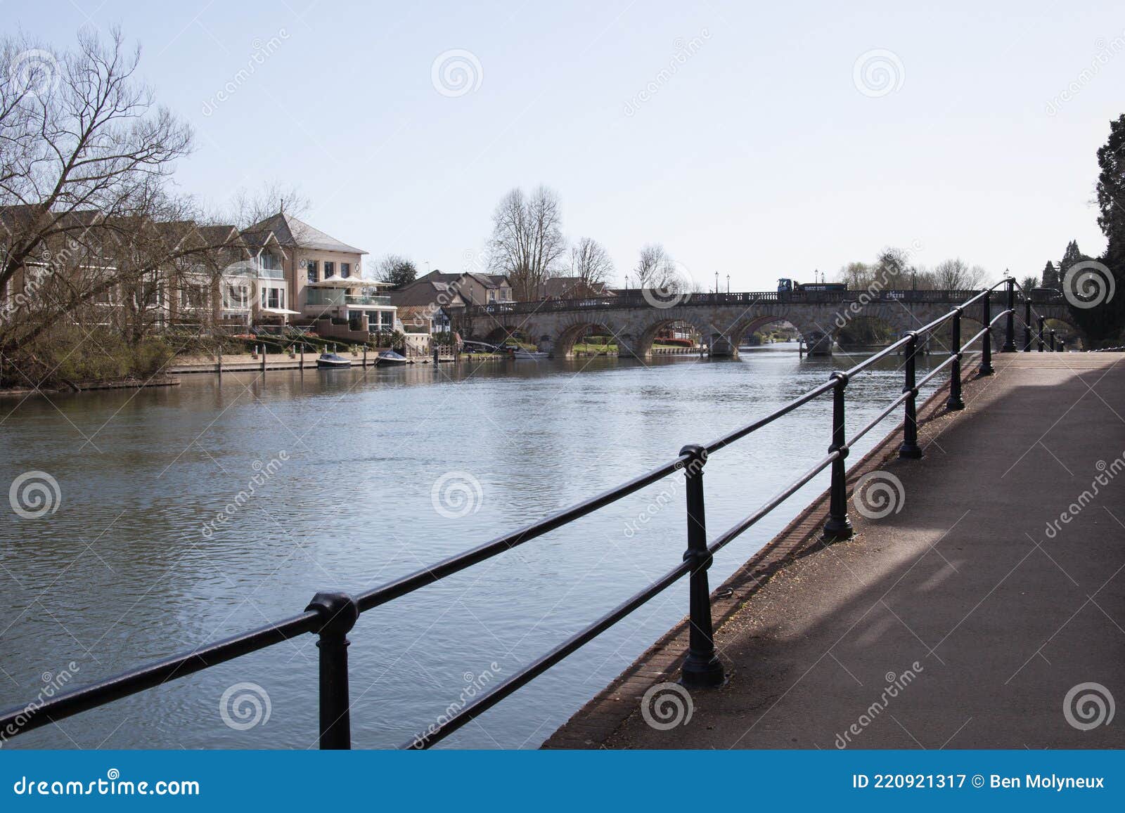 Views Along the Thames River in Maidenhead in the UK Editorial ...