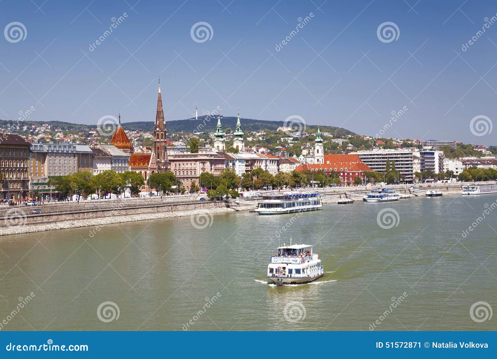 Views of the Buda Side of Budapest Editorial Photo - Image of blue ...
