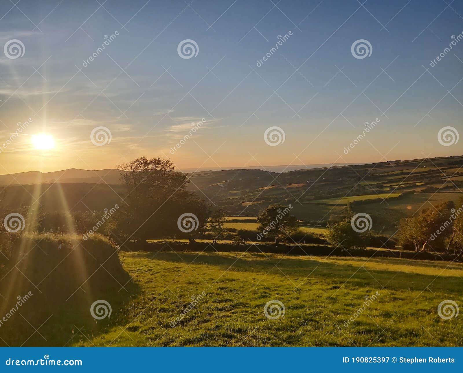 Views Over Exmoor at Sunset Stock Image - Image of bright, flock: 190825397