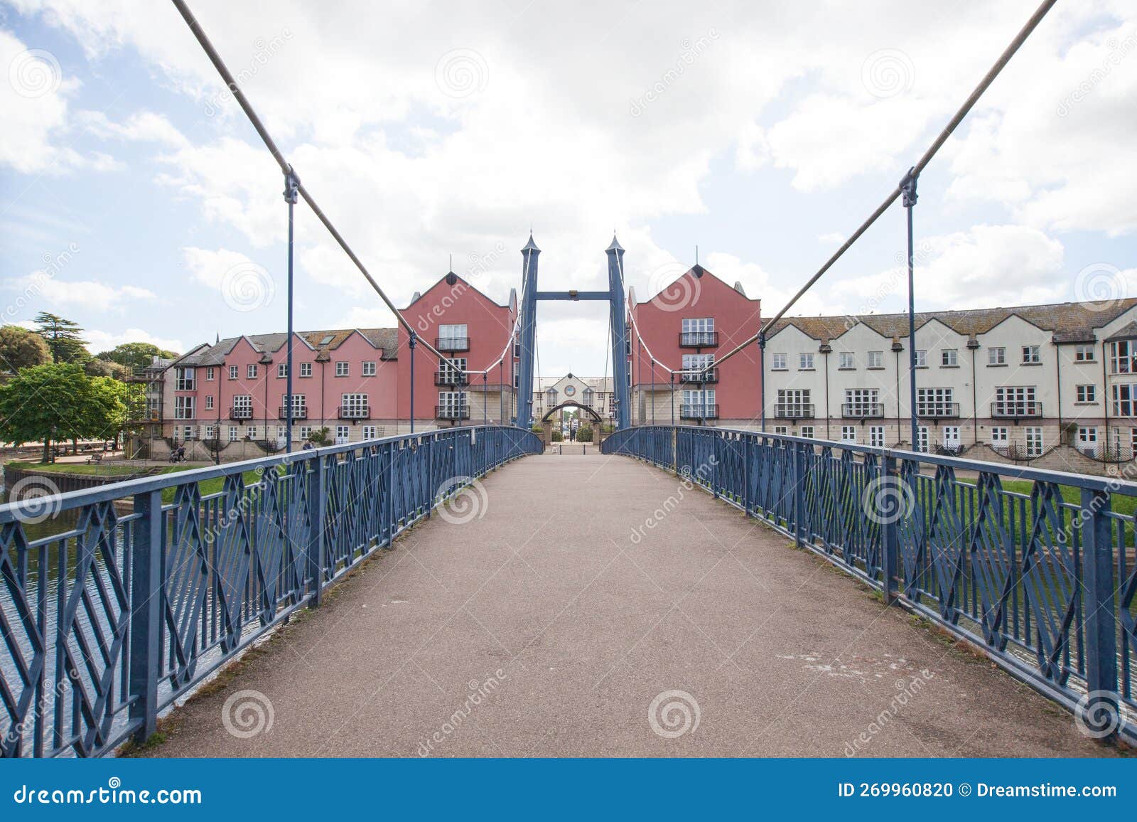Views of the River Exe and Cricklepit Bridge in Exeter, Devon in the UK ...