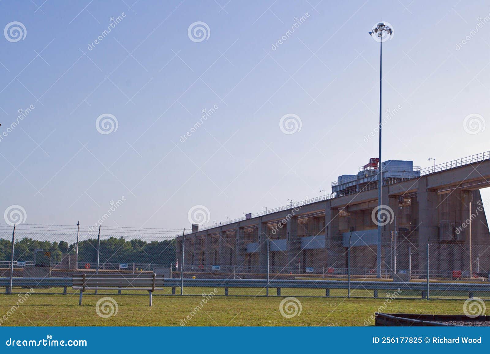 View at Newburgh Lock and Dam on the Ohio River, Newburgh, Indiana ...