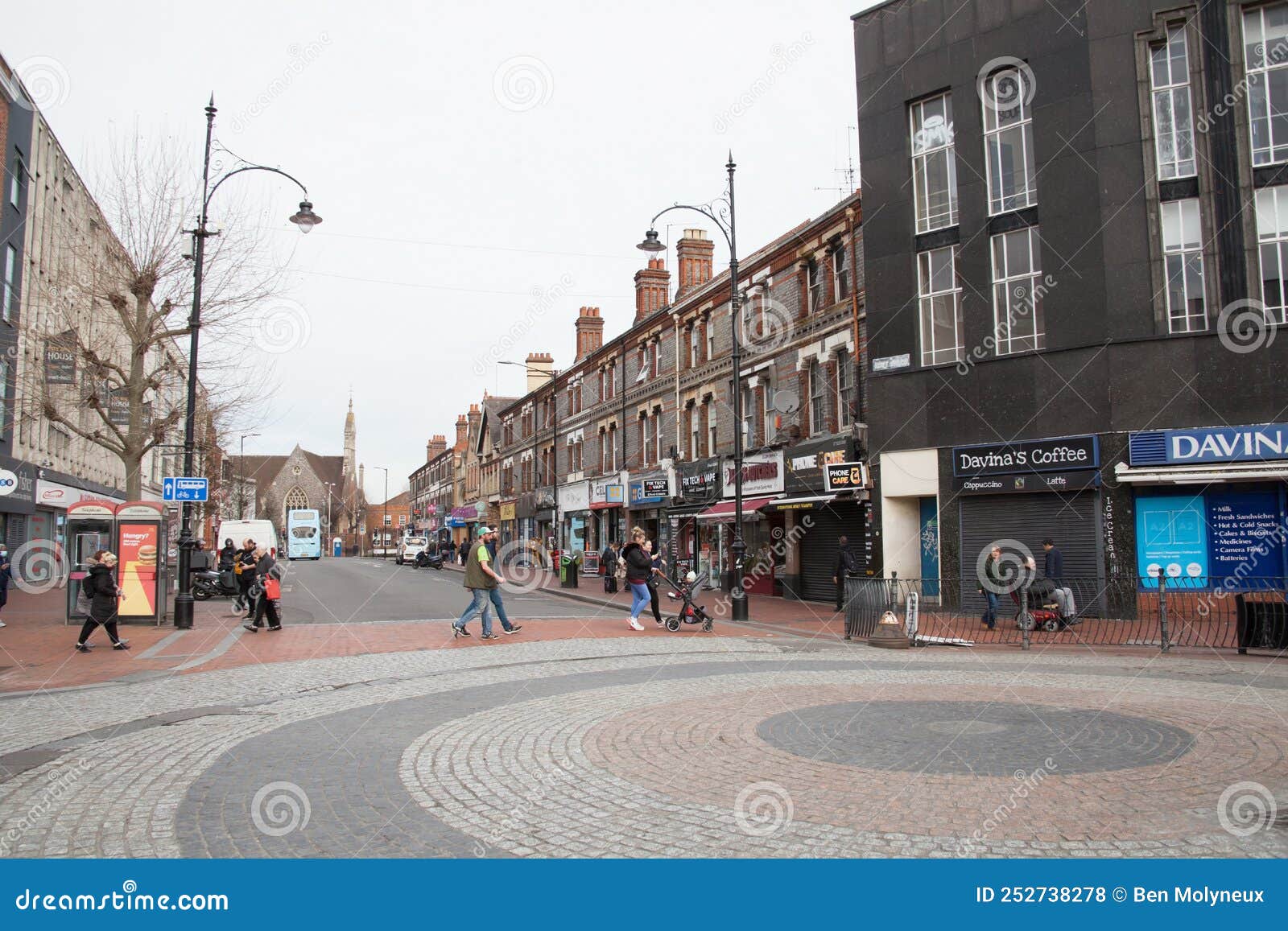 Views of West Street in Reading, Berkshire in the UK Editorial Stock ...