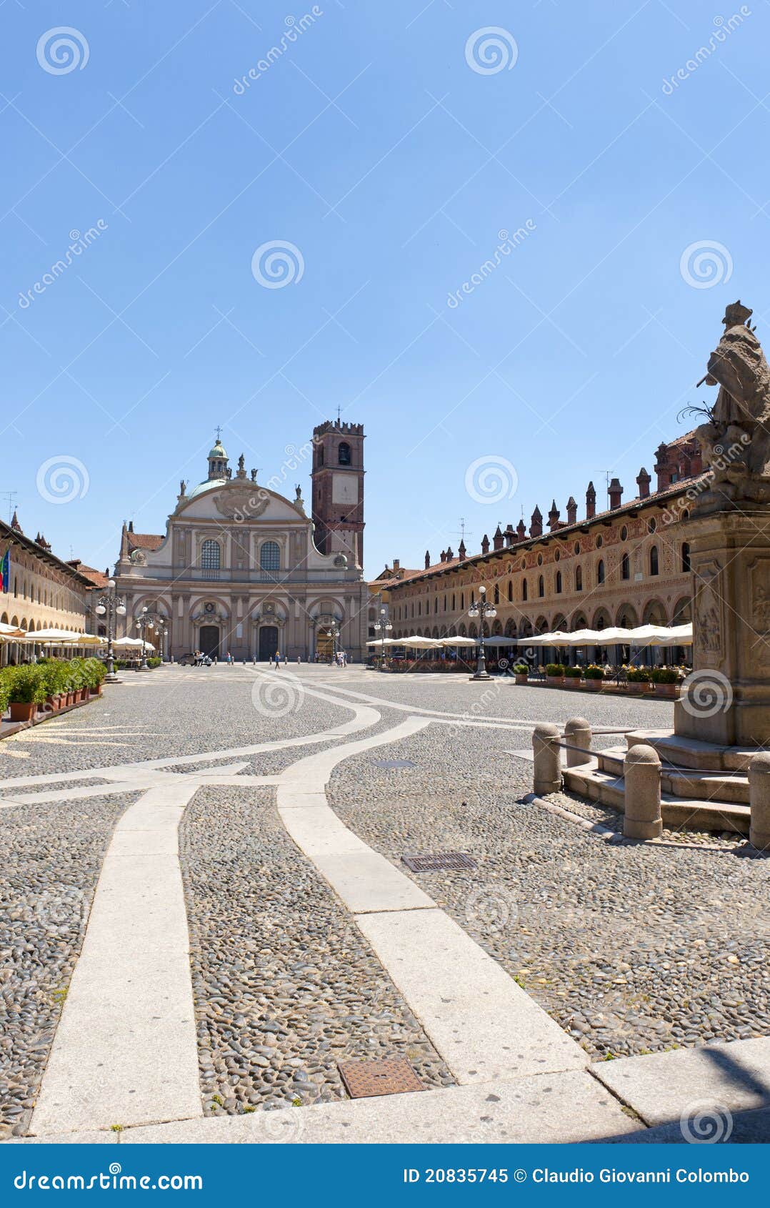 Vigevano, Piazza Ducale stock image. Image of monument - 20835745