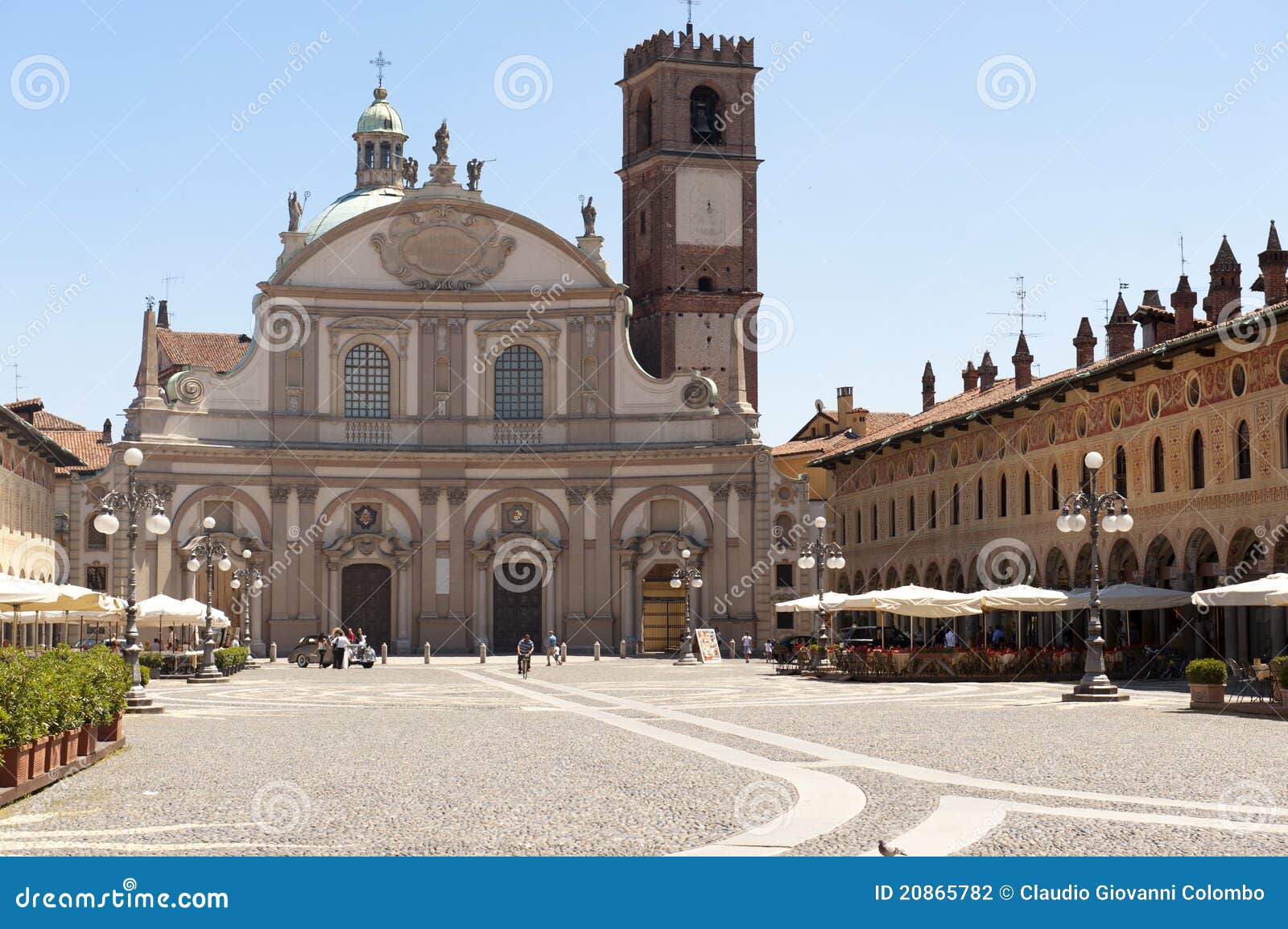 Vigevano, Piazza Ducale editorial photography. Image of vigevano - 20865782